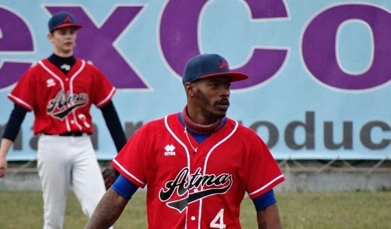 David Mena NO llega a EEUU y logra un contrato en el camino - Cubalite